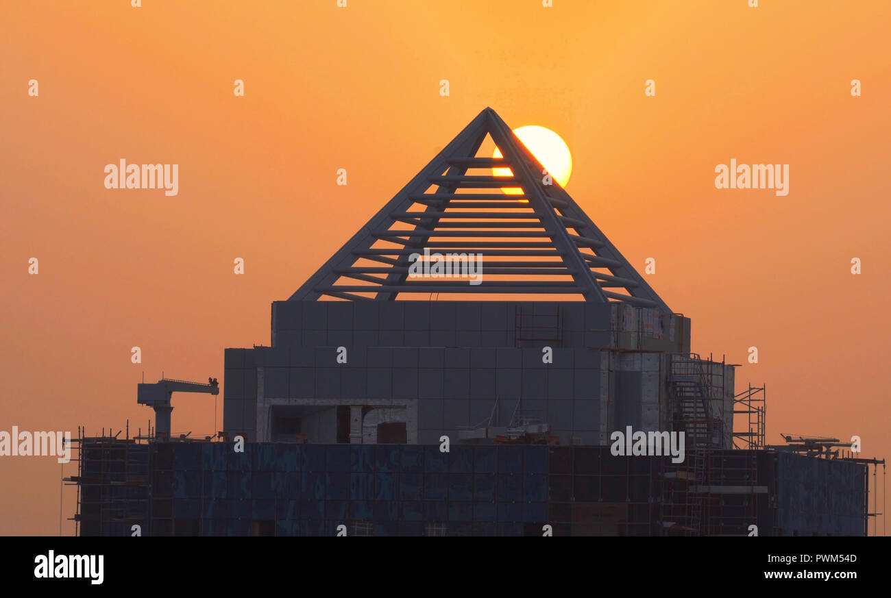 Dubai mall roof architecture hi-res stock photography and images - Alamy