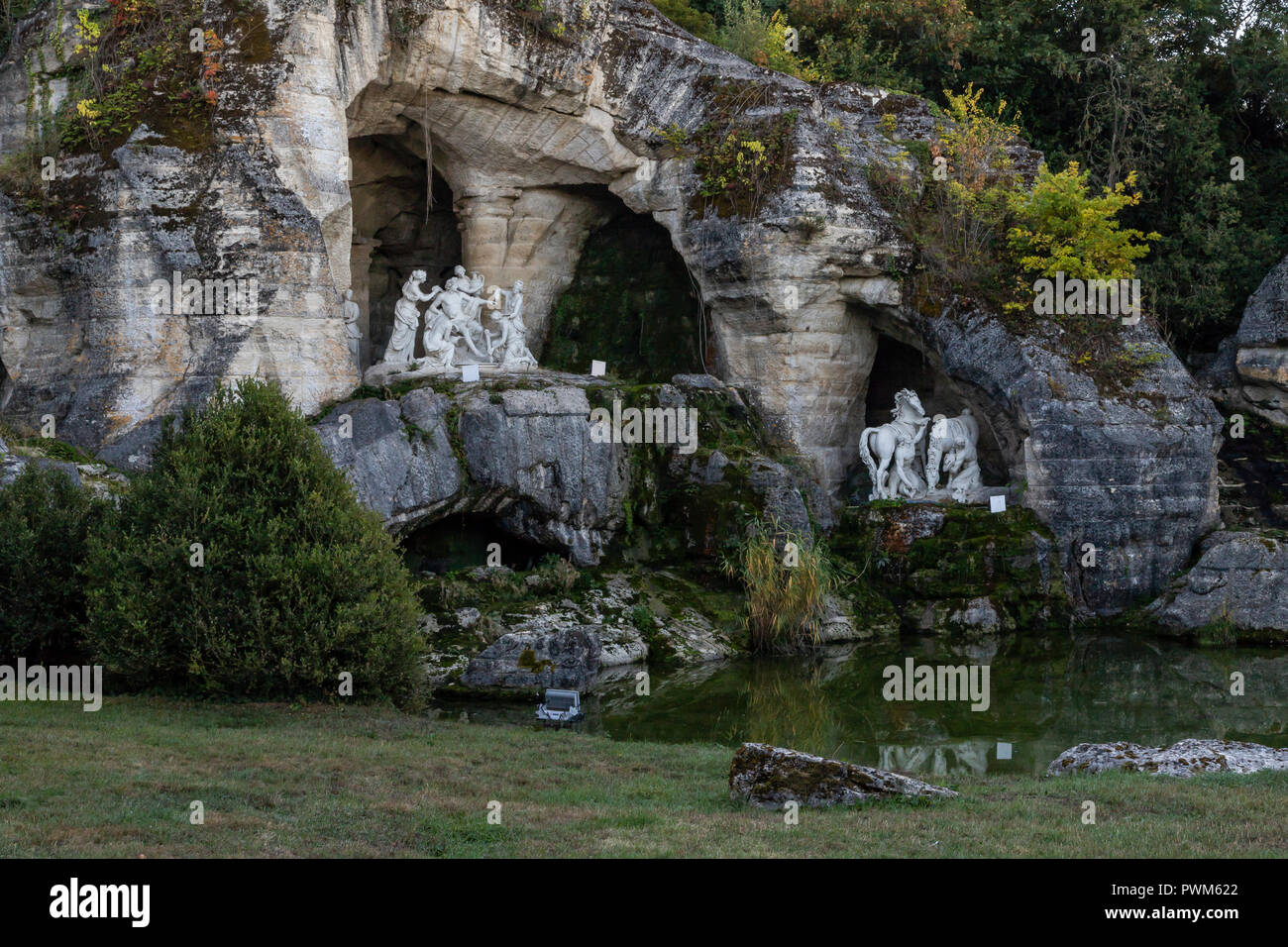 Grotto and bath of apollo hi-res stock photography and images - Alamy