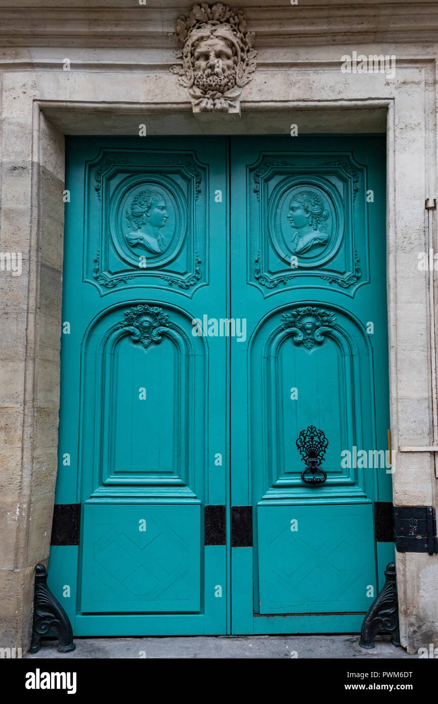 Paris door hi-res stock photography and images - Alamy