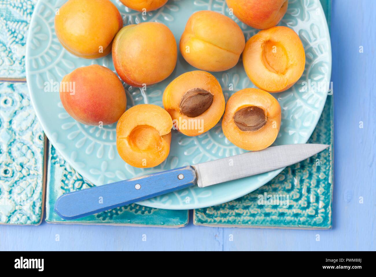 Whole tiles hi-res stock photography and images - Alamy