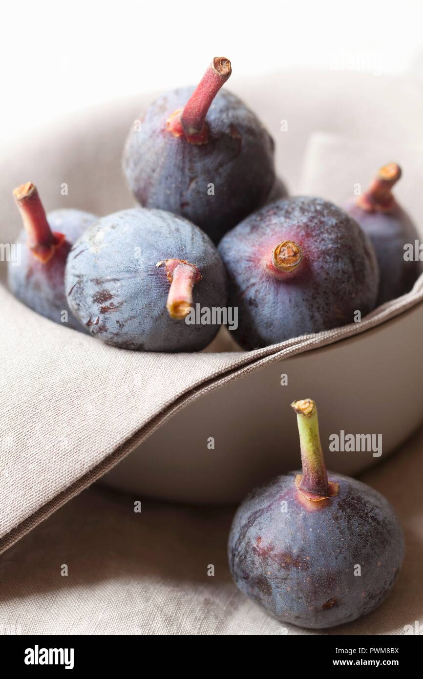 Uncooked figs hi-res stock photography and images - Alamy