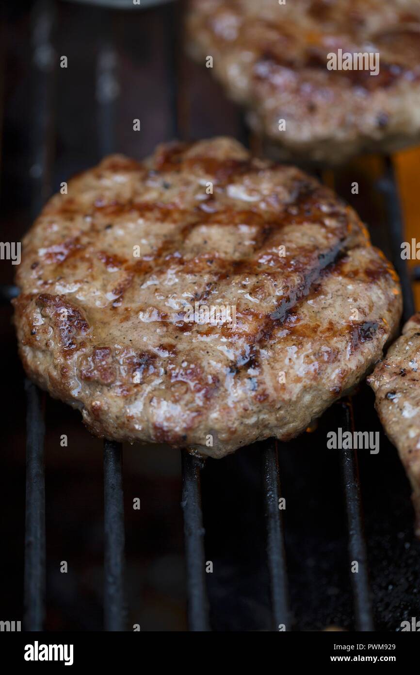 Overhead bbq burger hi-res stock photography and images - Alamy