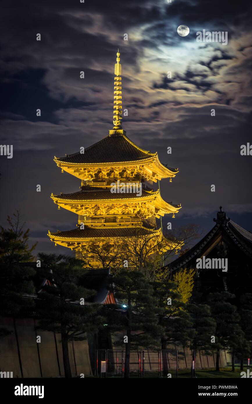 Toji temple hi-res stock photography and images - Alamy