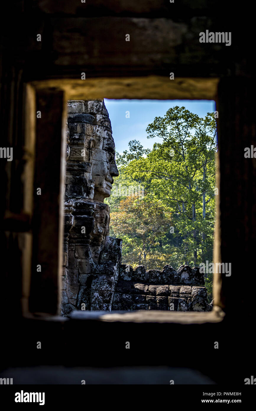 side view of buddha head Stock Photo - Alamy