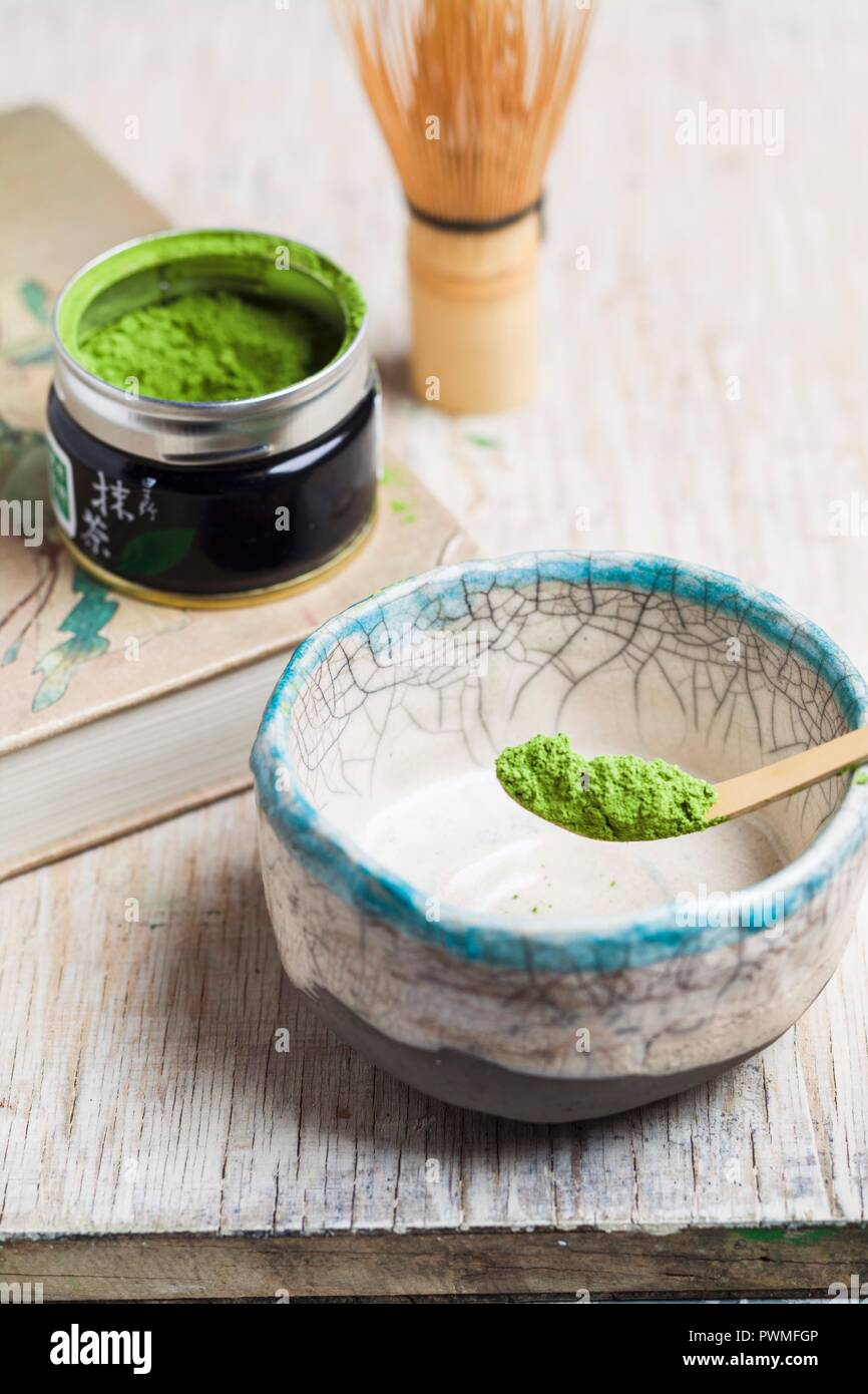 Matcha green tea brush hi-res stock photography and images - Alamy