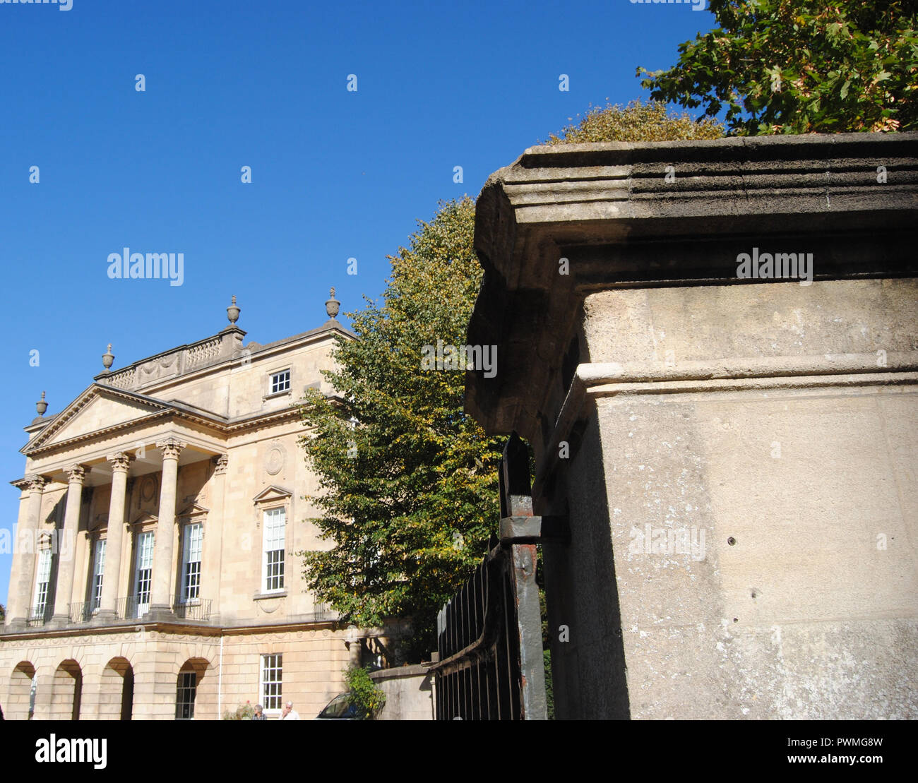 Beauford square bath hi-res stock photography and images - Alamy