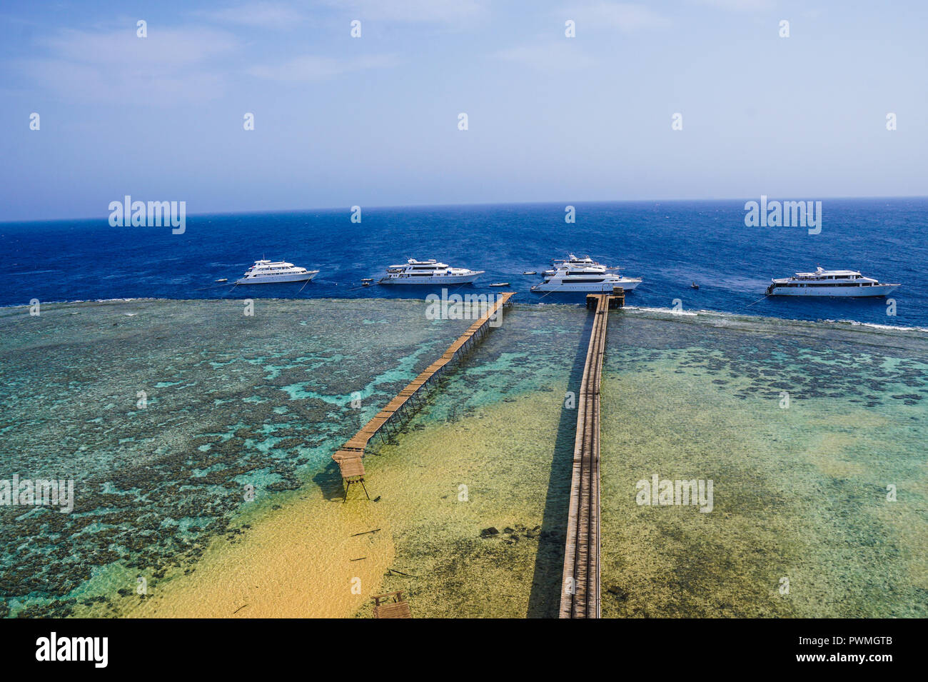 Daedalus Reef lighthouse at the Red Sea Egypt Stock Photo - Alamy