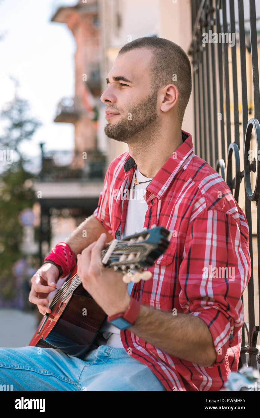 Instrument sharing hi-res stock photography and images - Alamy