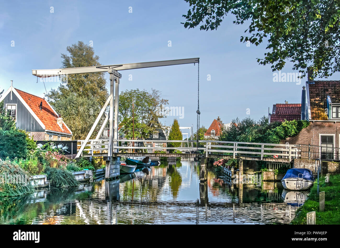 Wood lifting bridge hi-res stock photography and images - Alamy