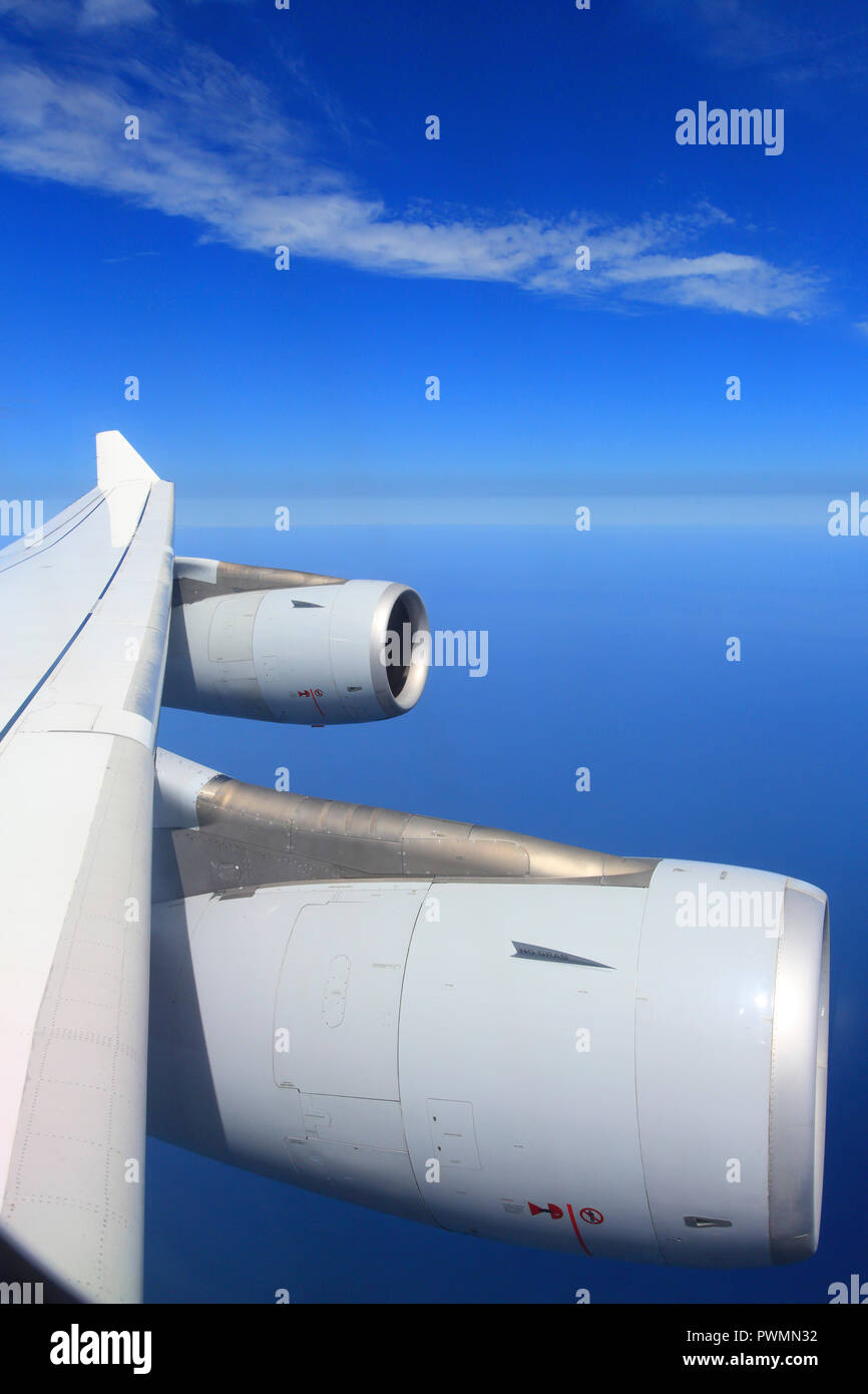 Wings boeing hi-res stock photography and images - Alamy