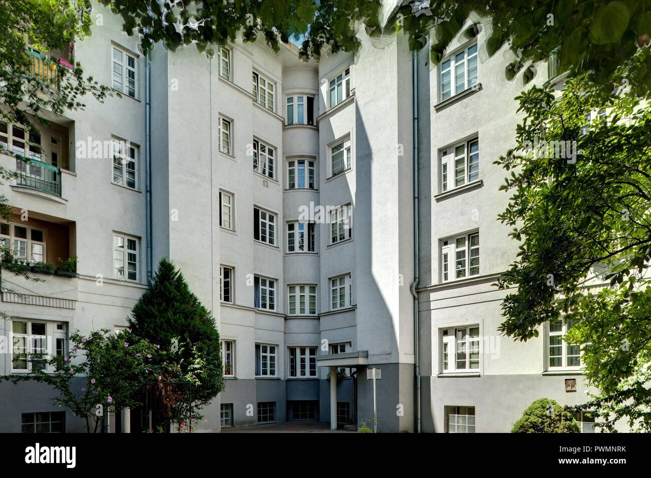 Wien, Gemeindebau des 'Roten Wien' - Vienna, Council Tenement Block ...