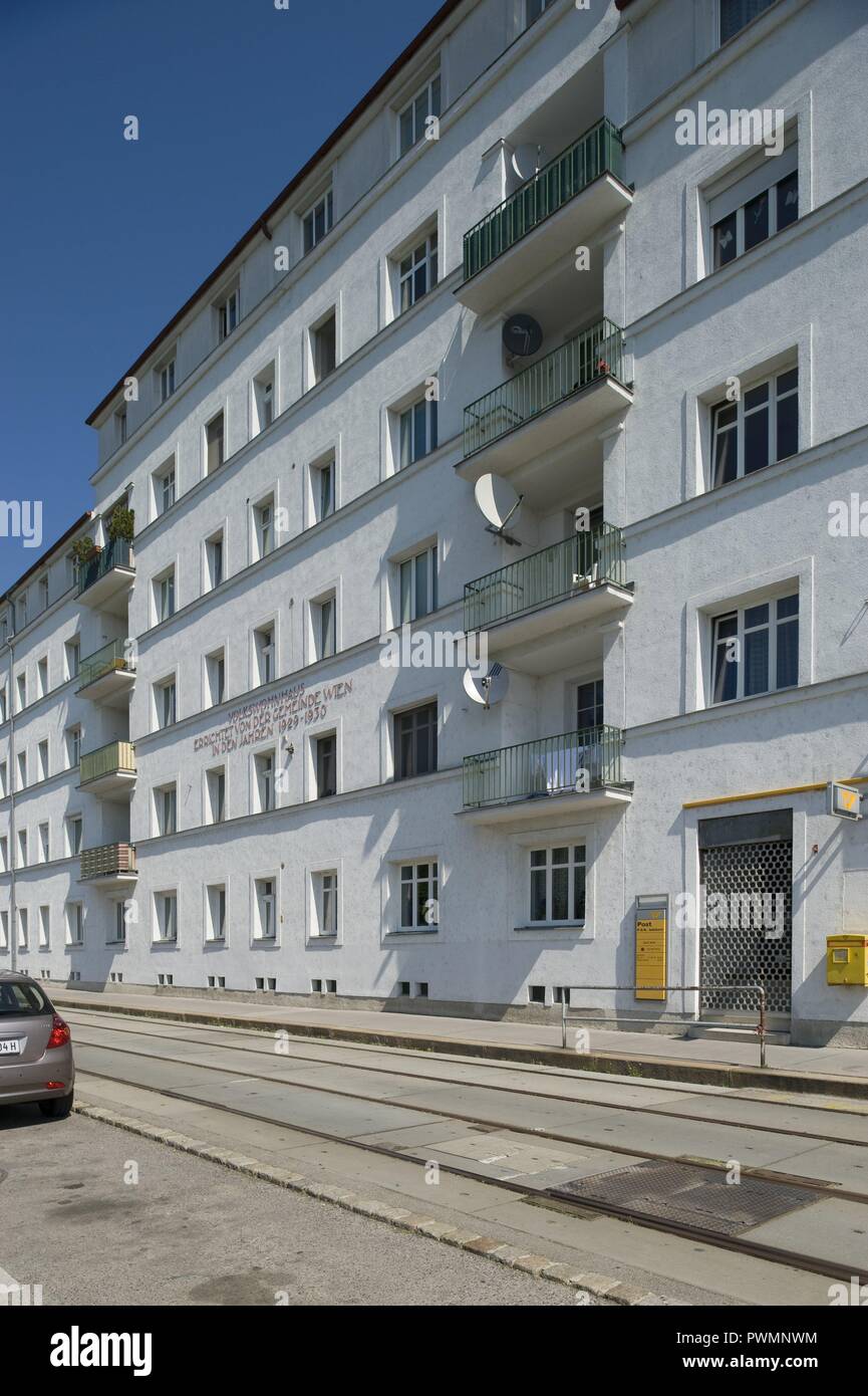Wien, Gemeindebau des 'Roten Wien' - Vienna, Council Tenement Block ...