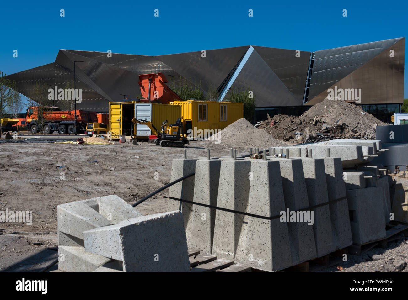 Retail park under construction Stock Photo - Alamy