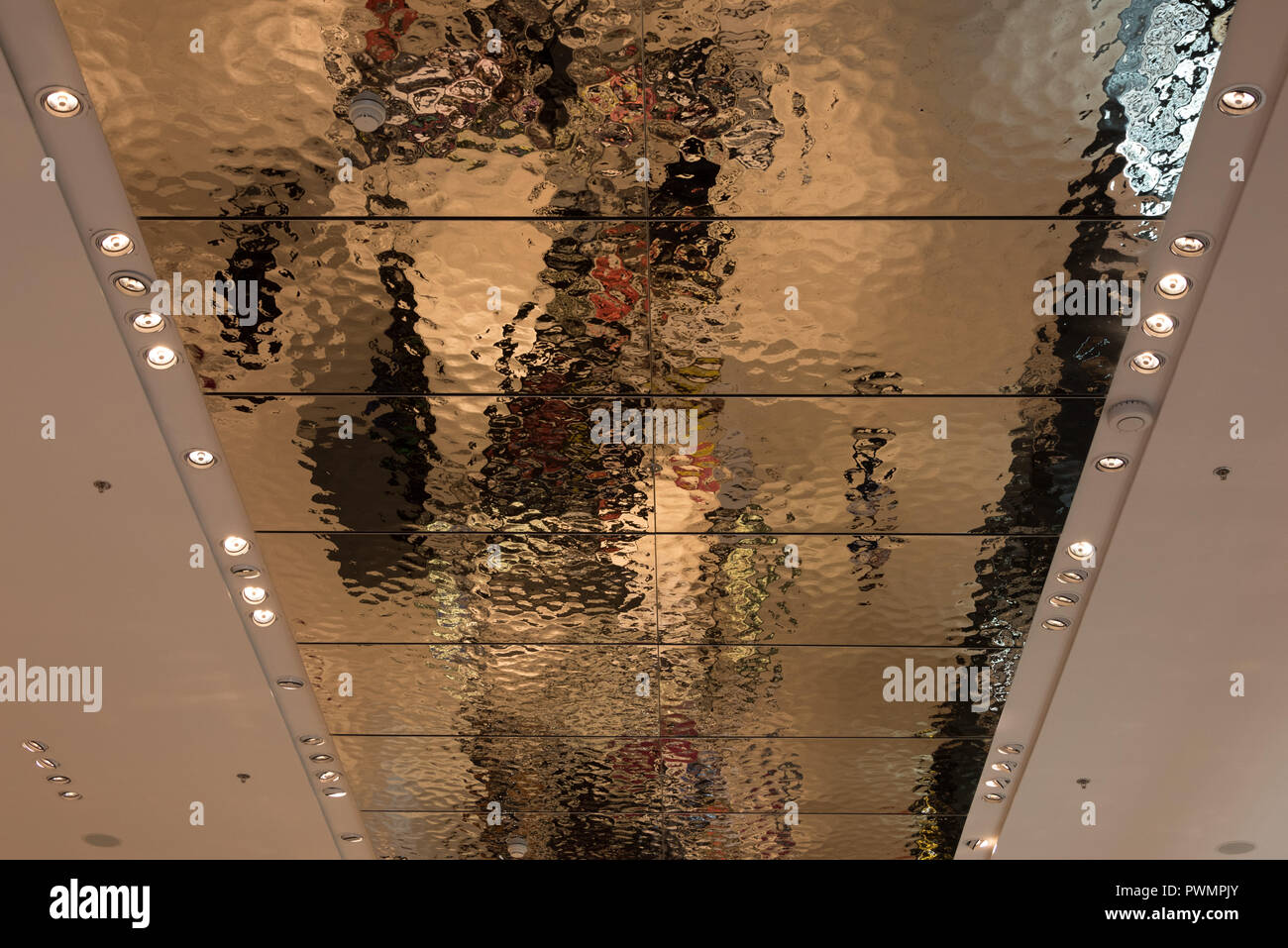 Reflection light on ceiling hi-res stock photography and images - Alamy