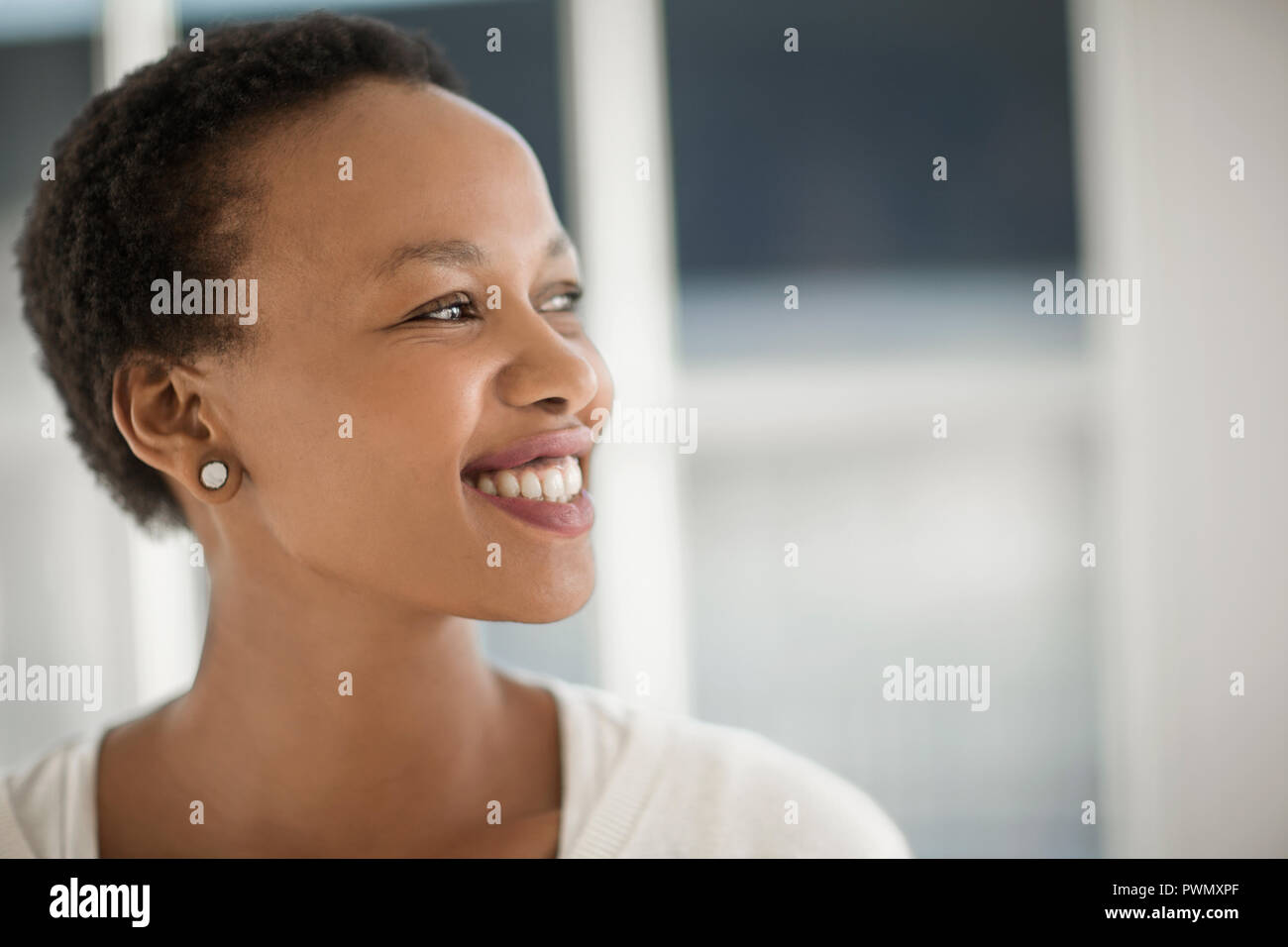 Smiling head portraits hi-res stock photography and images - Alamy