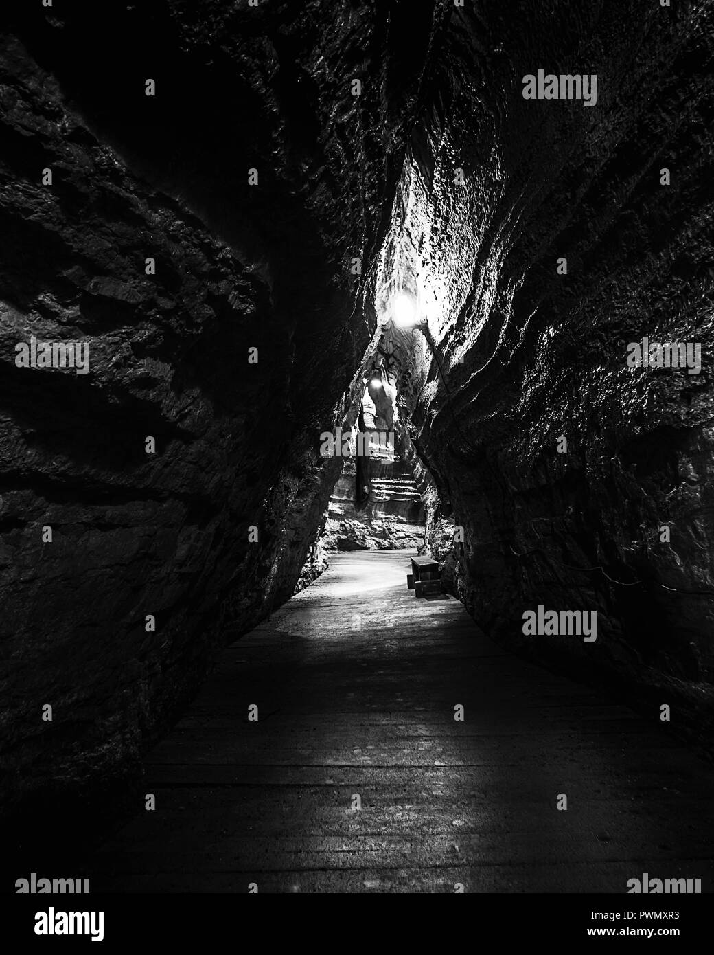Smooth cave walls hi-res stock photography and images - Alamy