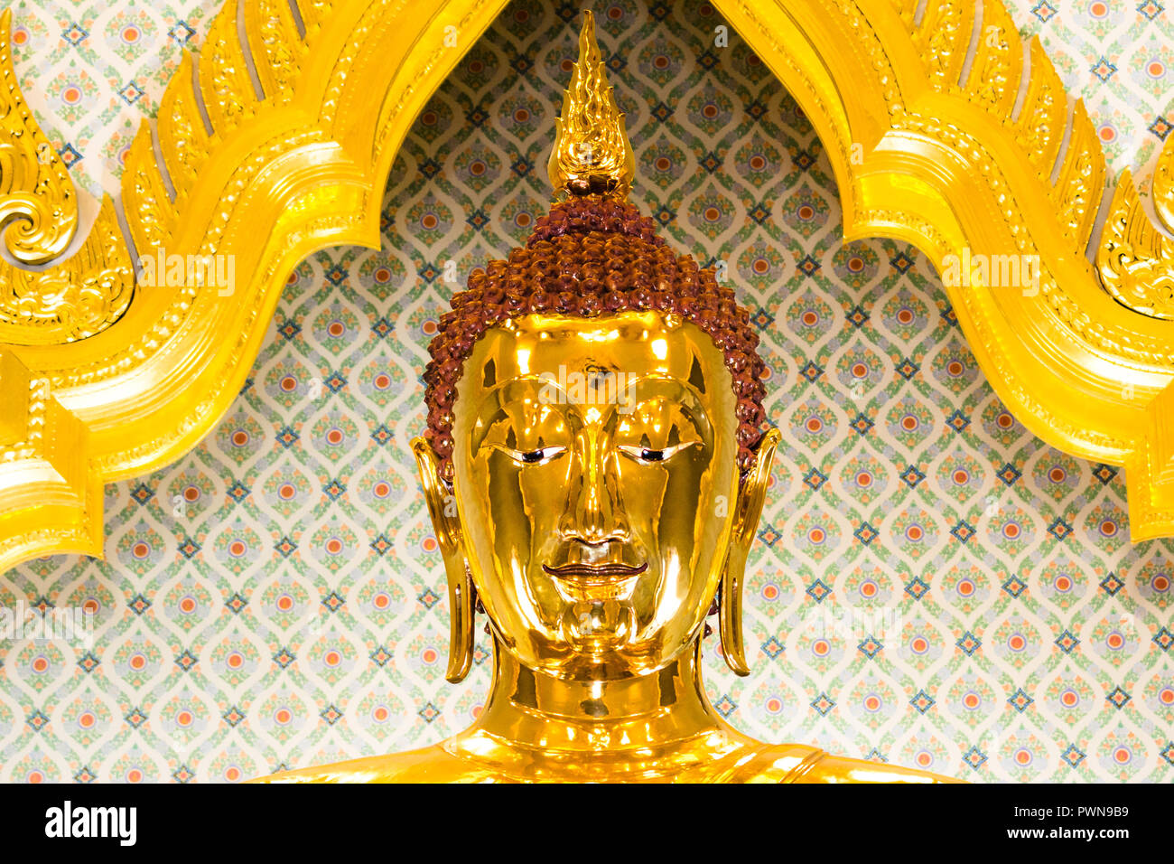 Statue of golden Buddha in Wat Traimit temple, Bangkok, Thailand Stock ...