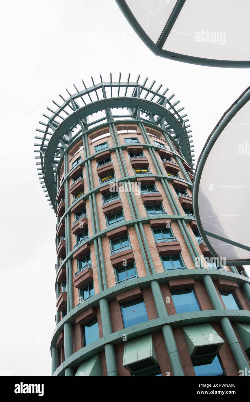 Singapore tall building tower hi-res stock photography and images - Alamy