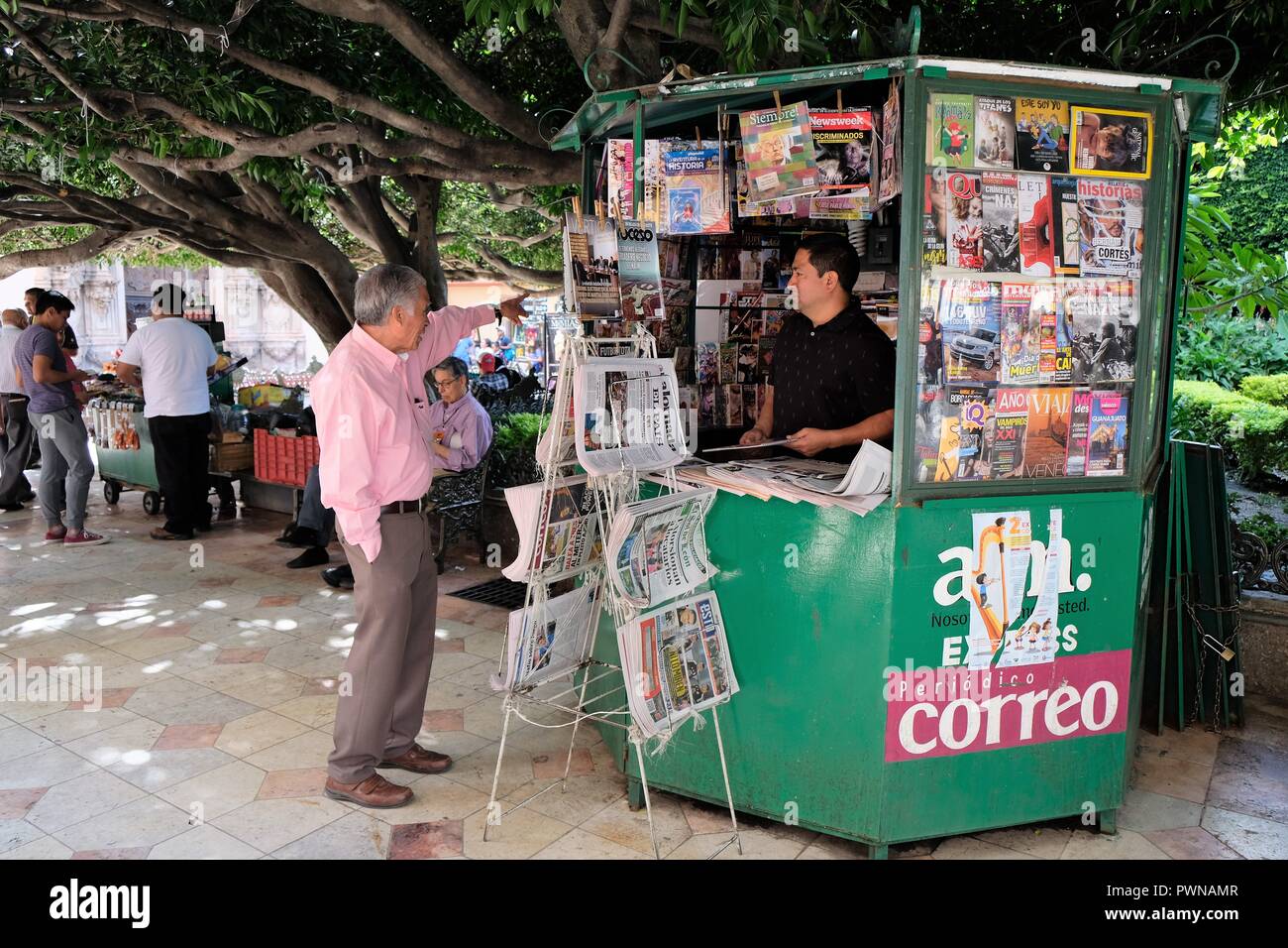 Newsstand at the Jardin de la Union square in Guanajuato City ...