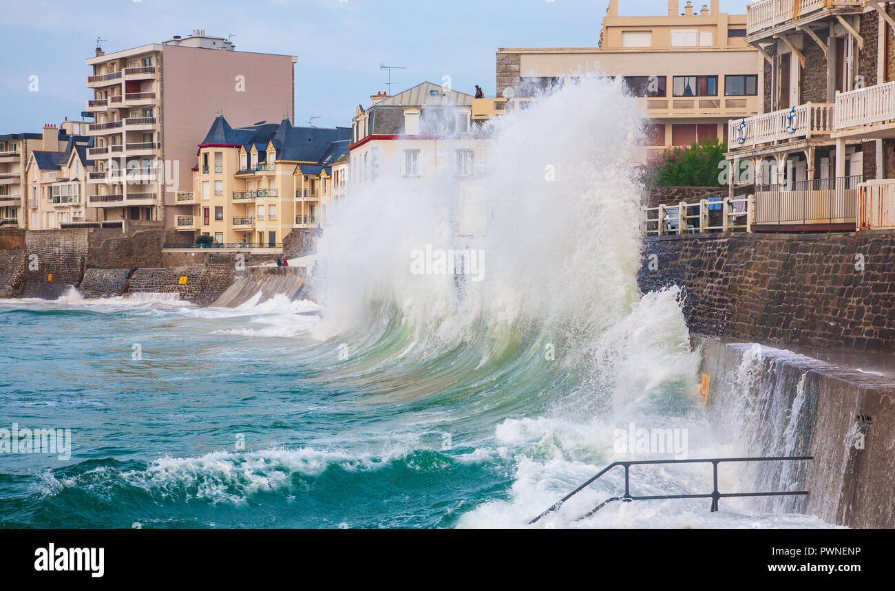 Big waves crushingin in Saint Malo, France Stock Photo - Alamy