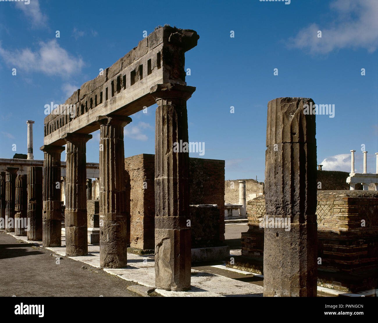 Samnite hi-res stock photography and images - Alamy