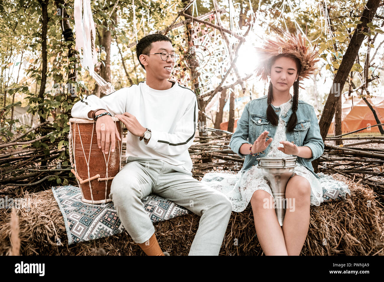 Happy people outside being together hi-res stock photography and images ...