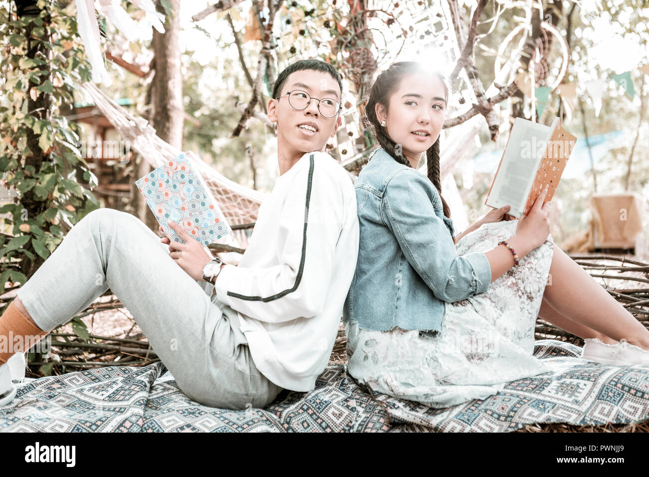 Friend frustrated hi-res stock photography and images - Alamy