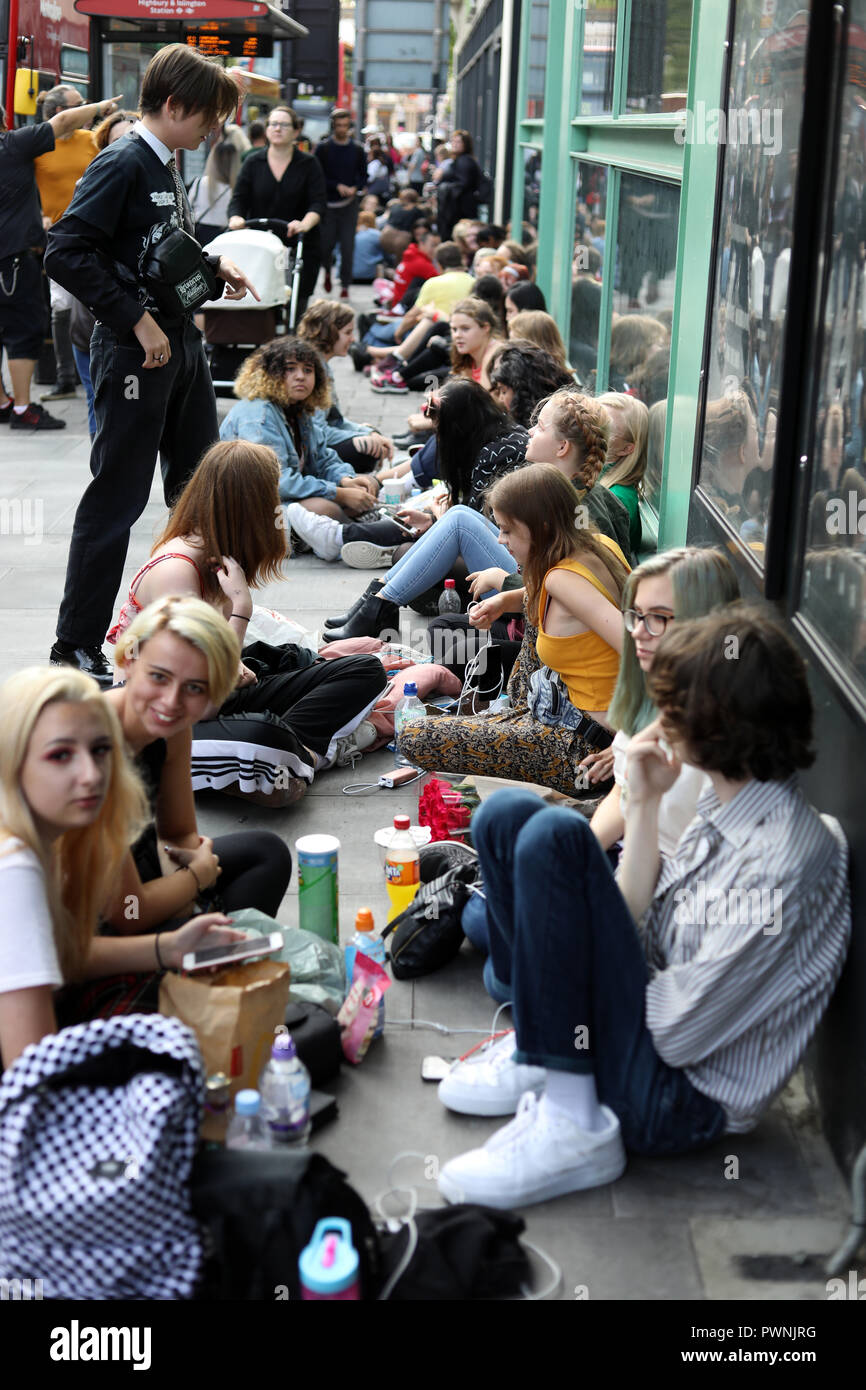 Pic shows: Kids queuing to get into T&C2 at Highbury Corner for a ...