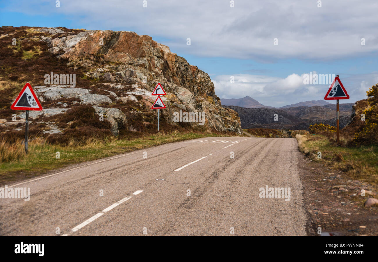 Road sign falling rocks uk hi-res stock photography and images - Alamy