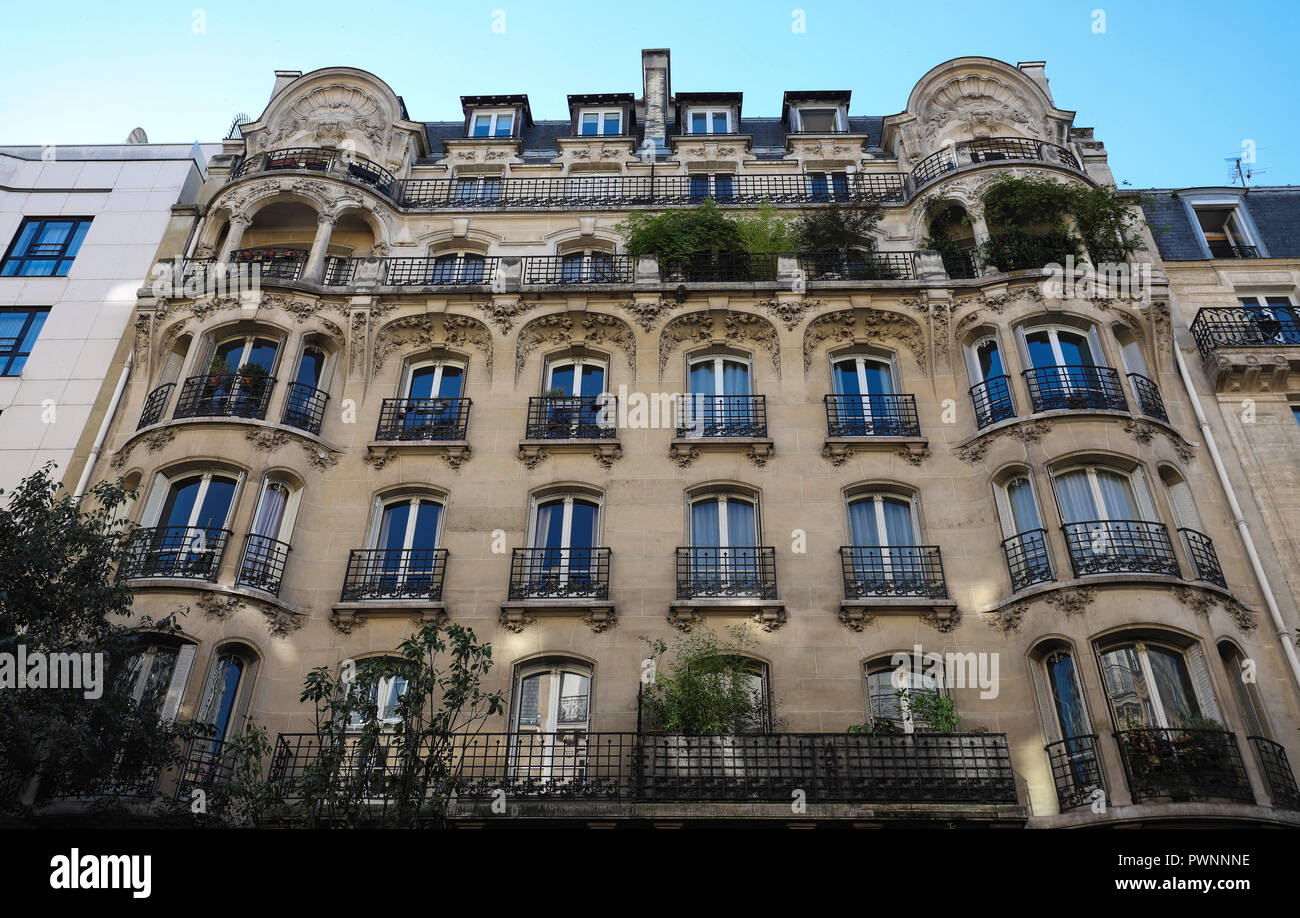 The traditional facade of Parisian building, France Stock Photo - Alamy