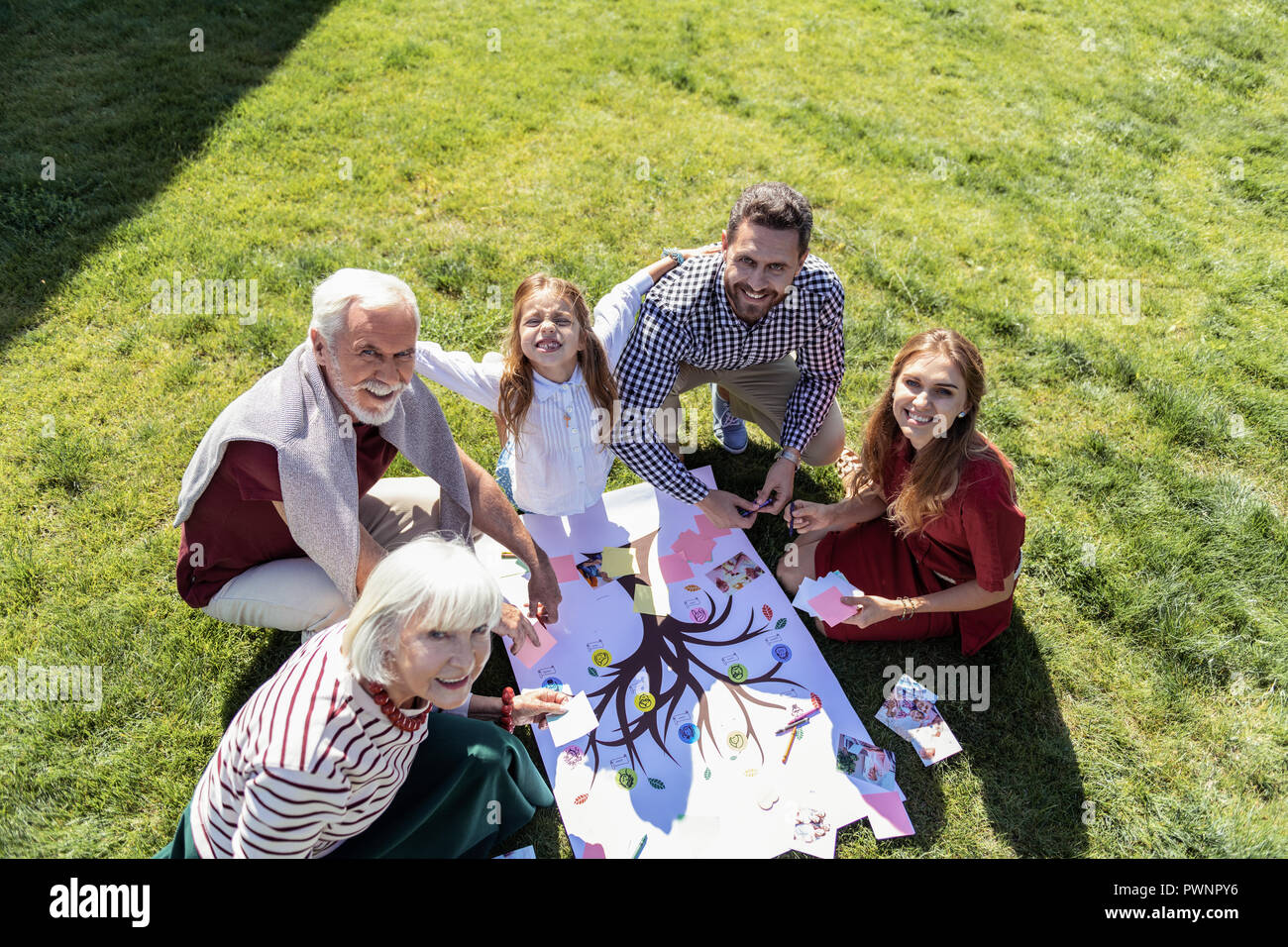 Happy big family hi-res stock photography and images - Alamy