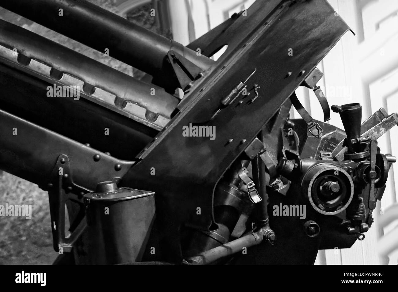 122 mm howitzer hi-res stock photography and images - Alamy