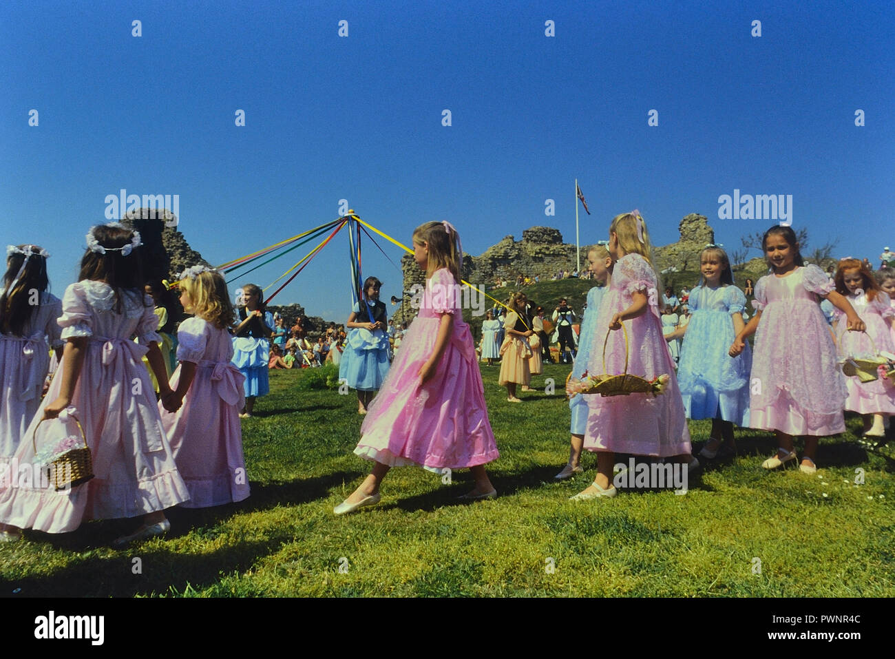 May queen crowning uk hi-res stock photography and images - Alamy