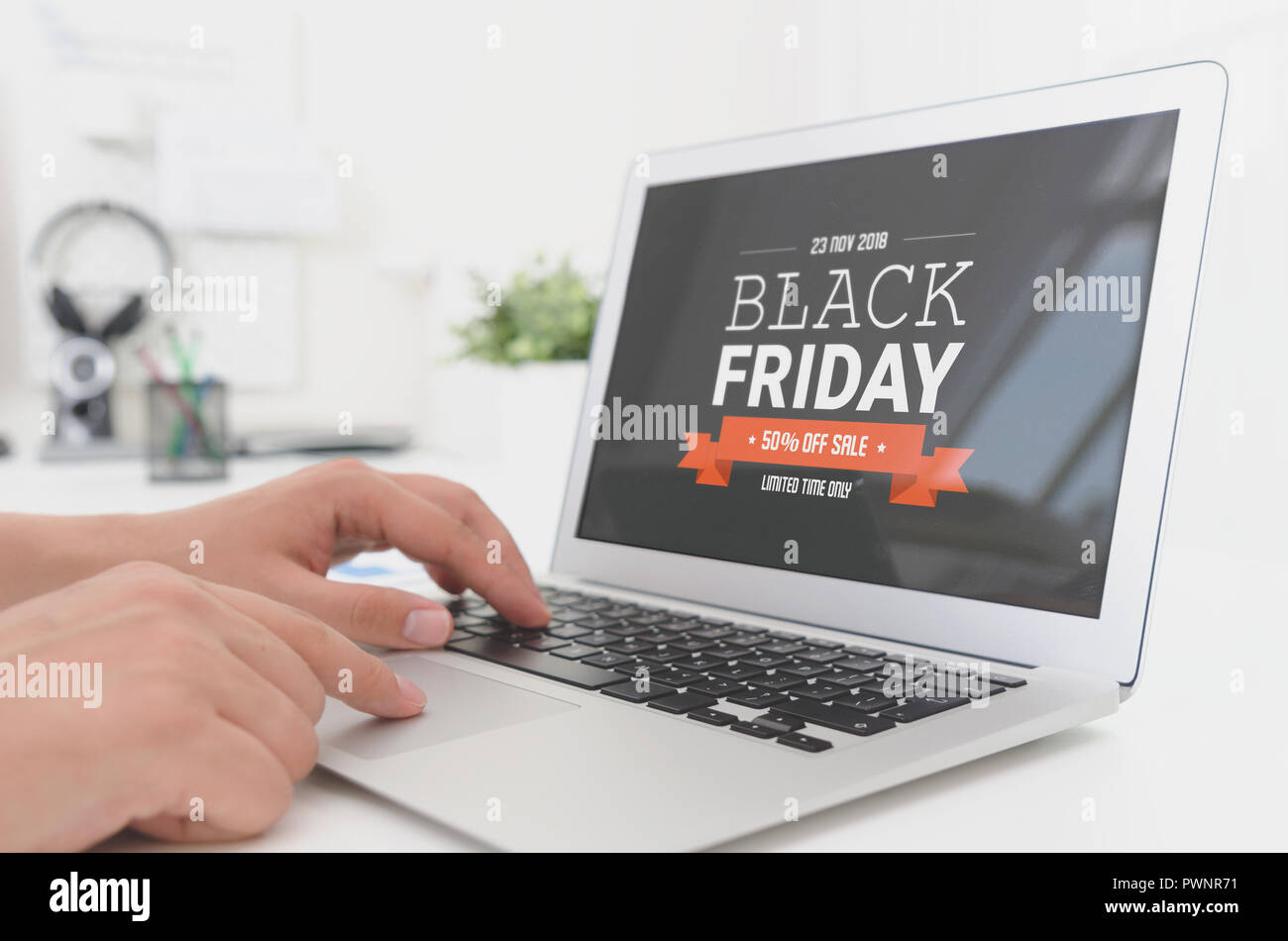 Banner advertising laptop hi-res stock photography and images - Alamy