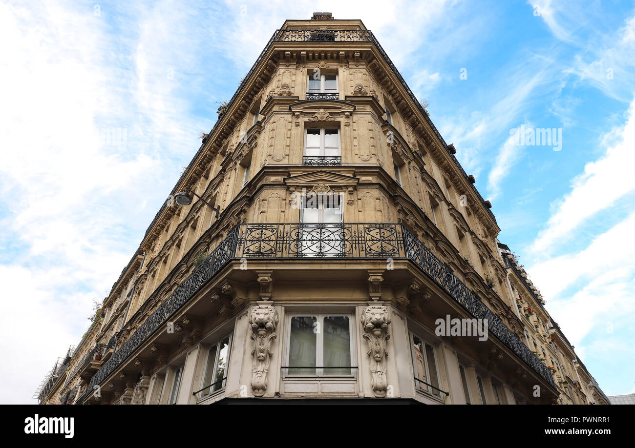 The traditional facade of Parisian building, France Stock Photo - Alamy