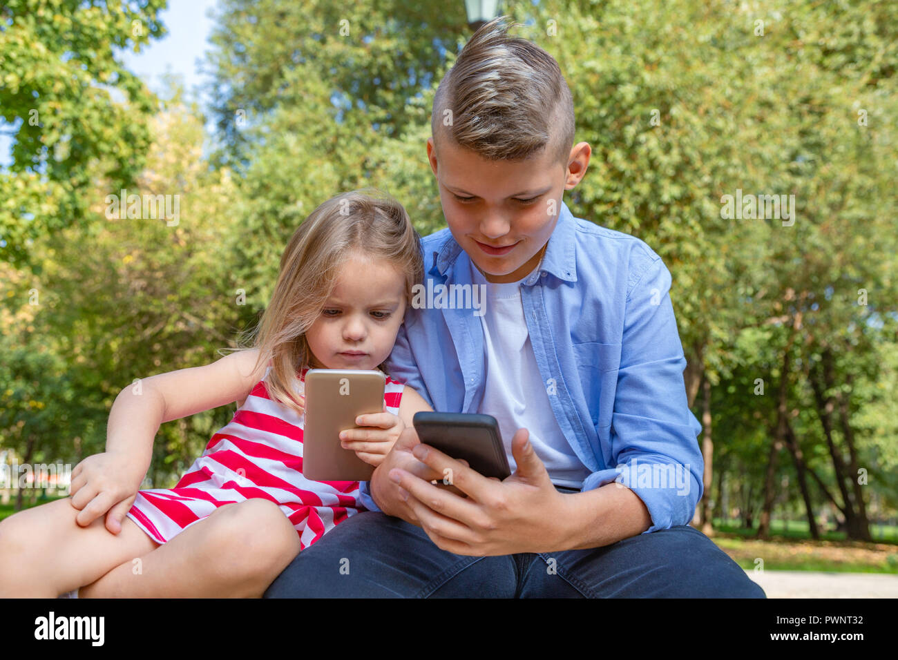 Communicataion hi-res stock photography and images - Alamy