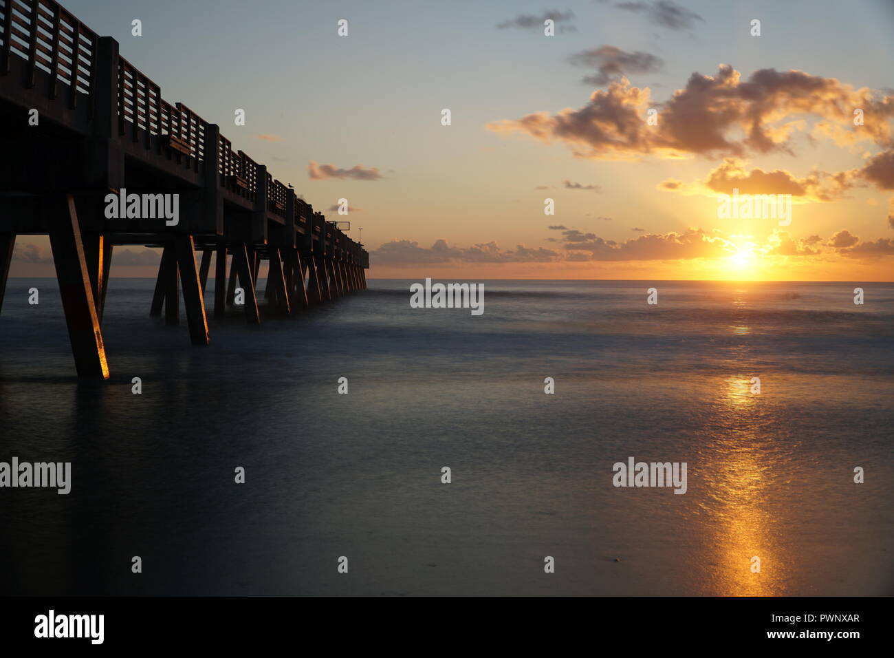 Jacksonville beach pier hi-res stock photography and images - Alamy