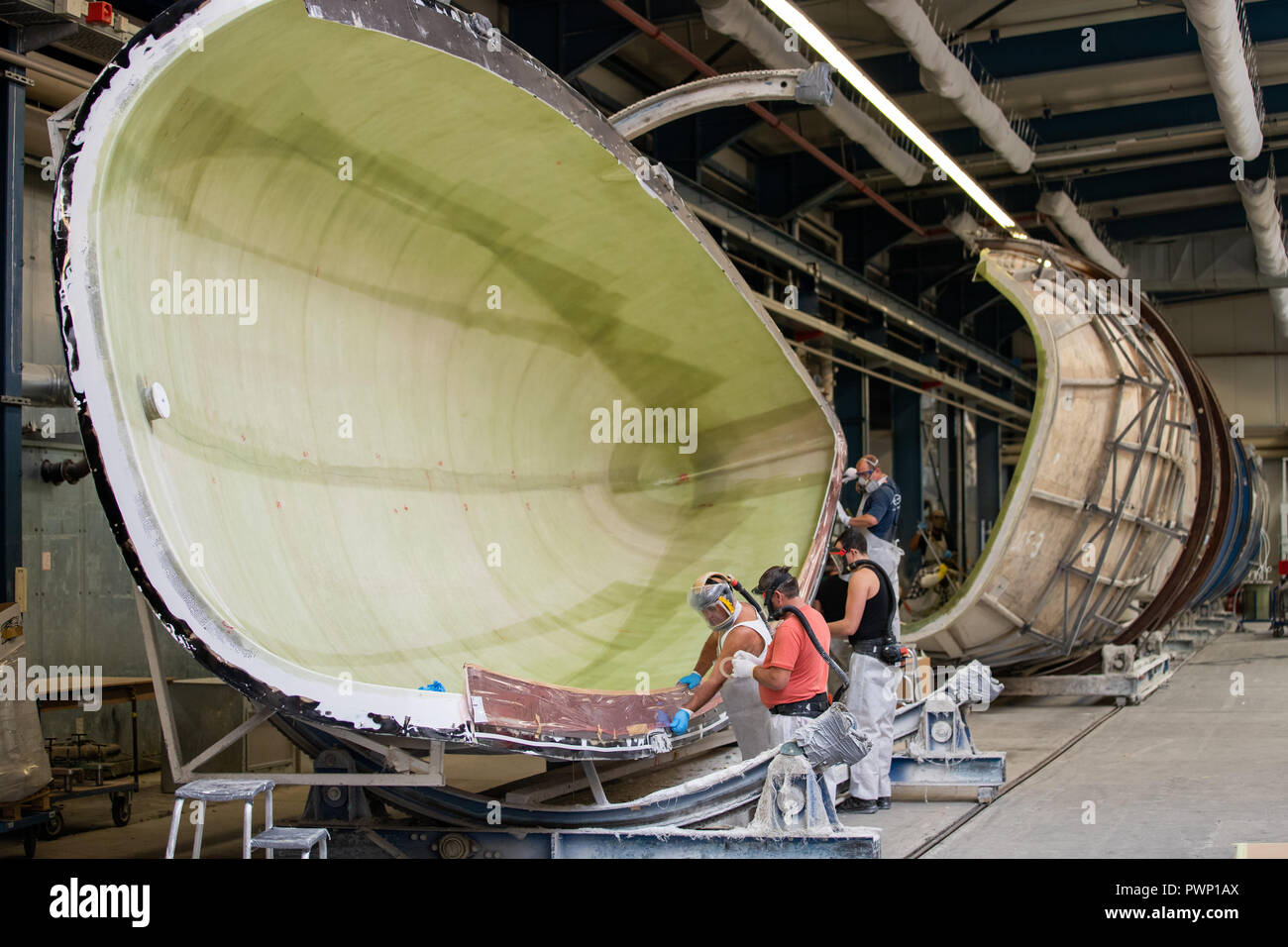 Giebelstadt, Bavaria. 17th Oct, 2018. Employees of the Bavarian boat ...