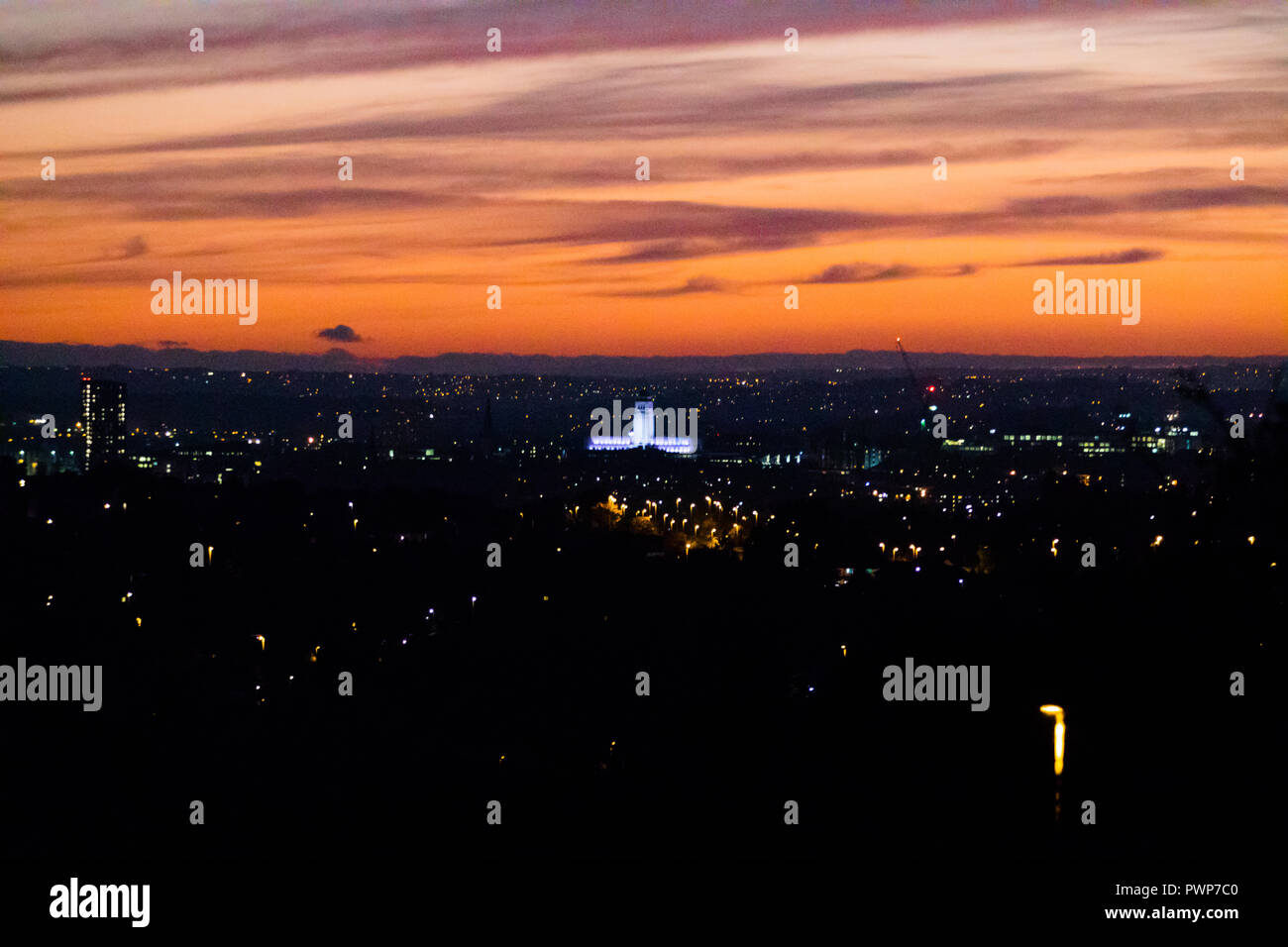 Leeds skyline sunset hi-res stock photography and images - Alamy