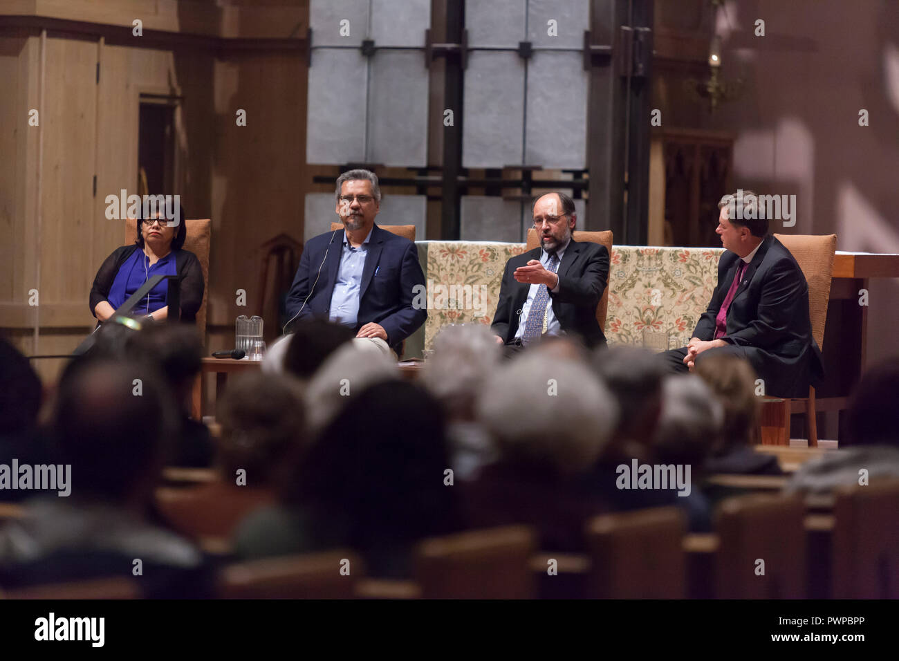 El altar de la casa hi-res stock photography and images - Alamy