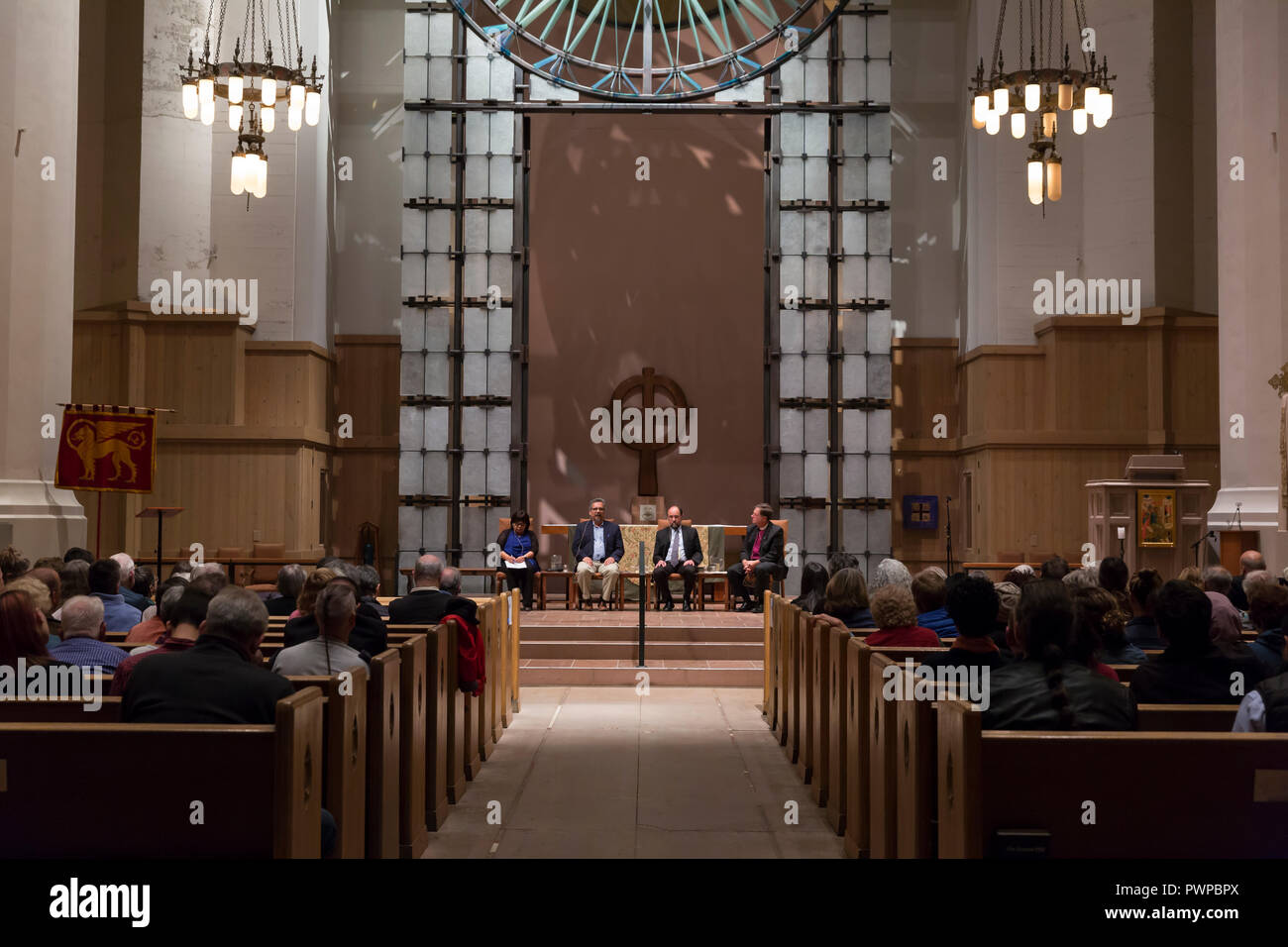 El altar de la casa hi-res stock photography and images - Alamy