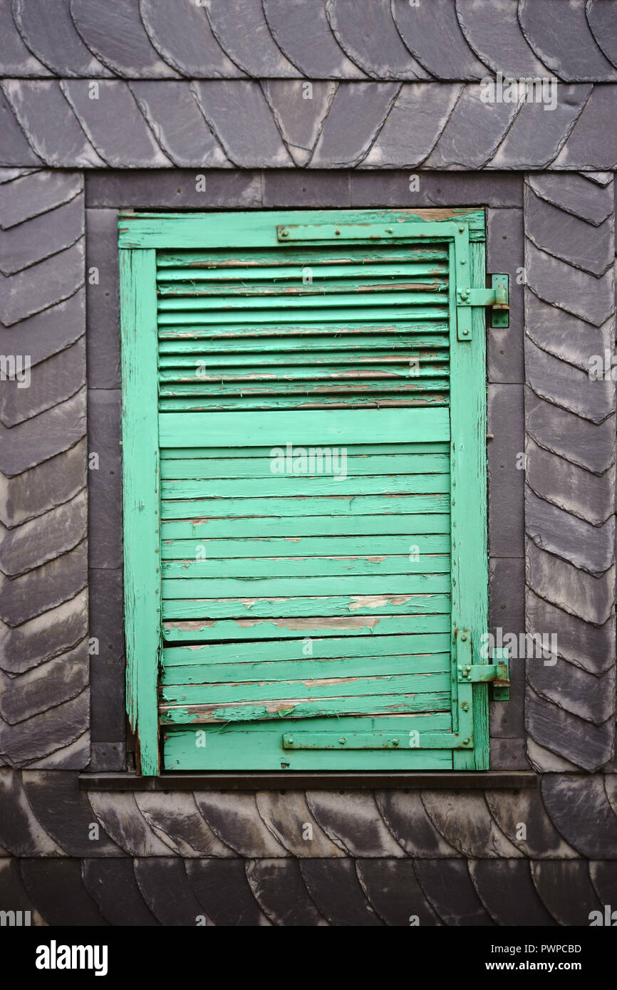 Rotten shutter hi-res stock photography and images - Alamy
