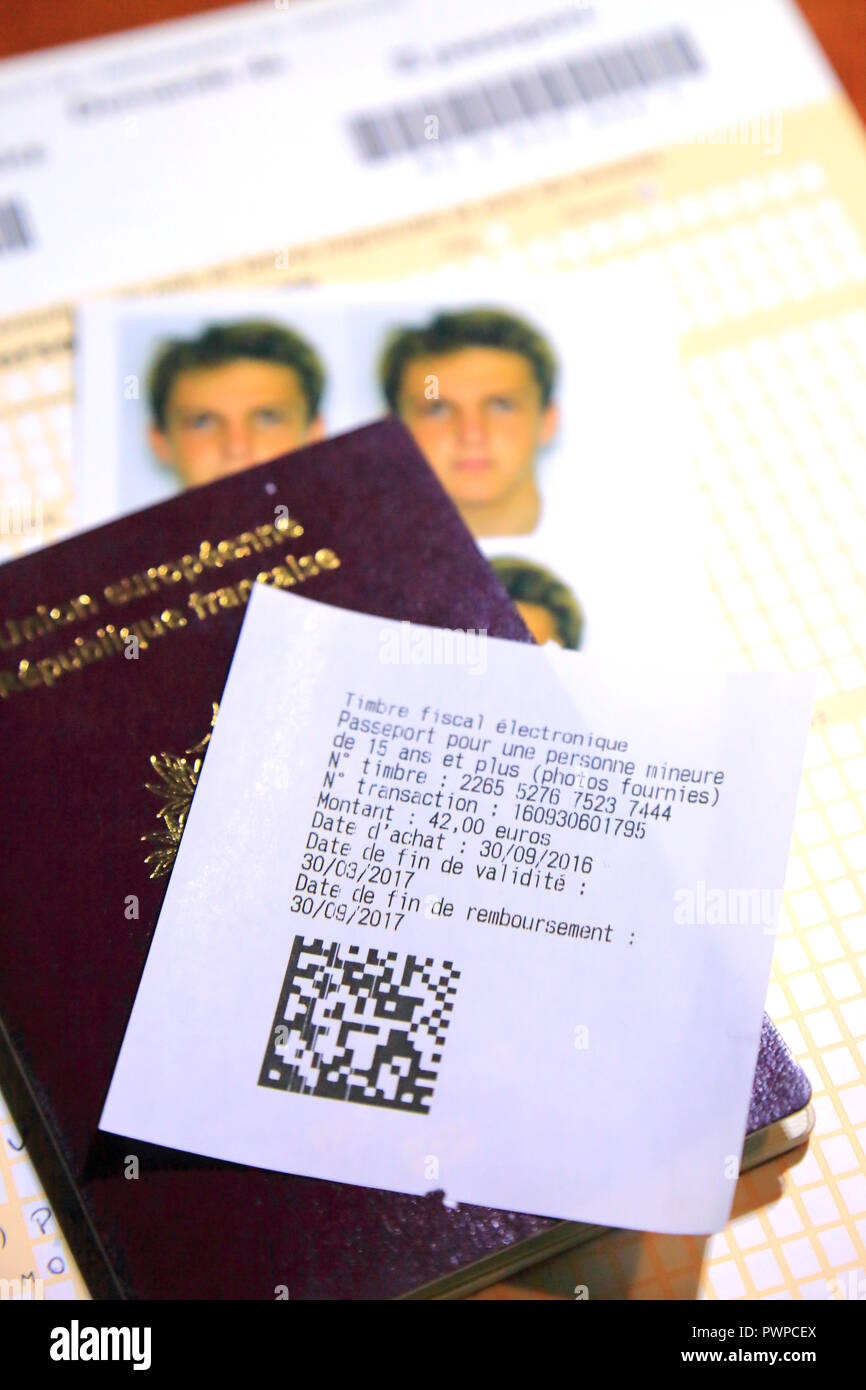 France passport stamp hi-res stock photography and images - Alamy