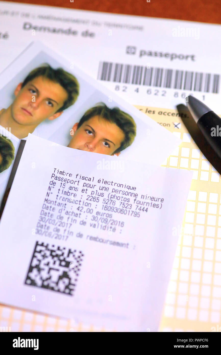 French passport stamp hi-res stock photography and images - Alamy