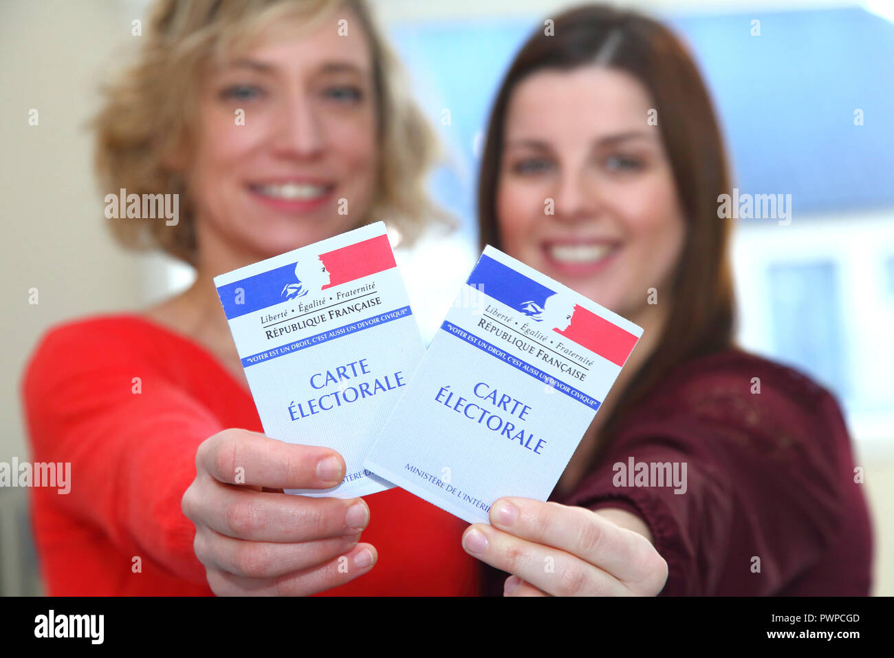 Voting cards hi-res stock photography and images - Alamy