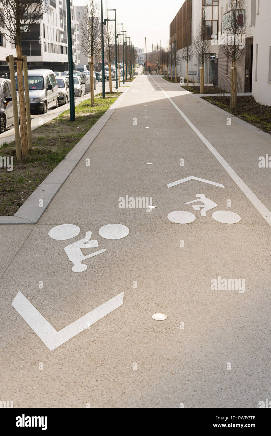 Bikes on ground hi-res stock photography and images - Alamy