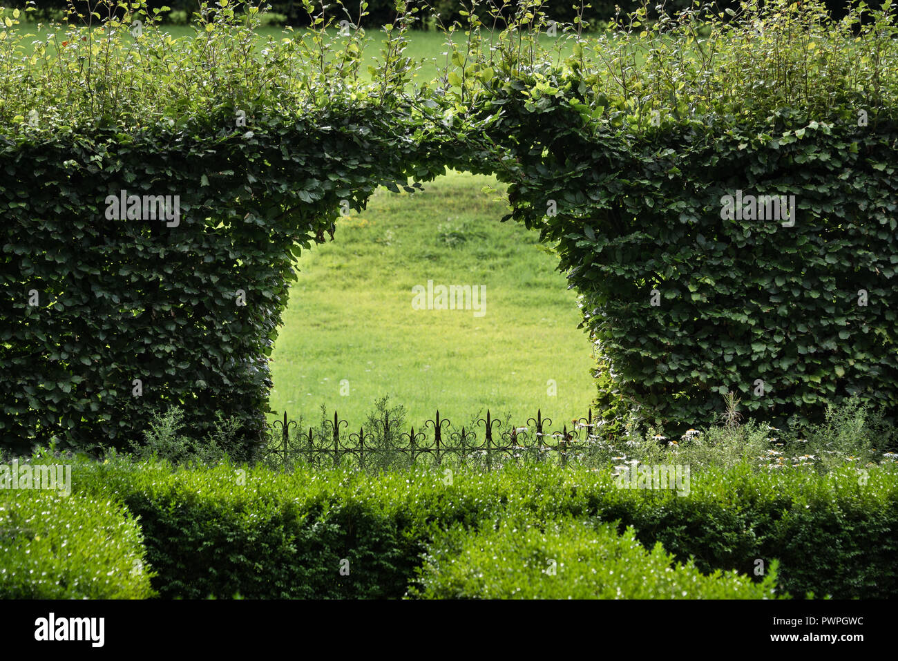 Green arch hi-res stock photography and images - Alamy