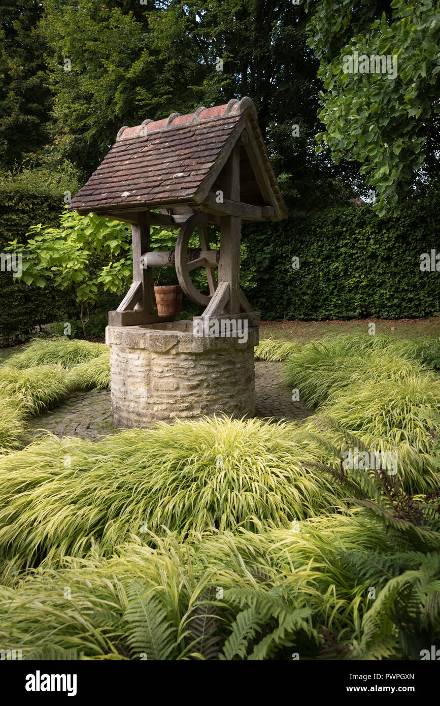 Well building asia hi-res stock photography and images - Alamy