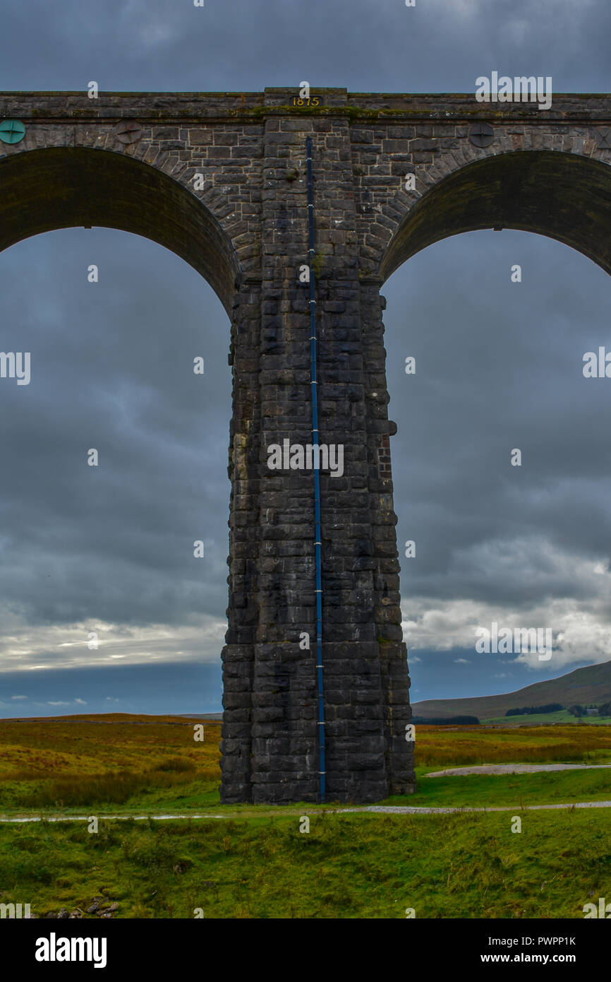 Ribblehead bridge hi-res stock photography and images - Alamy