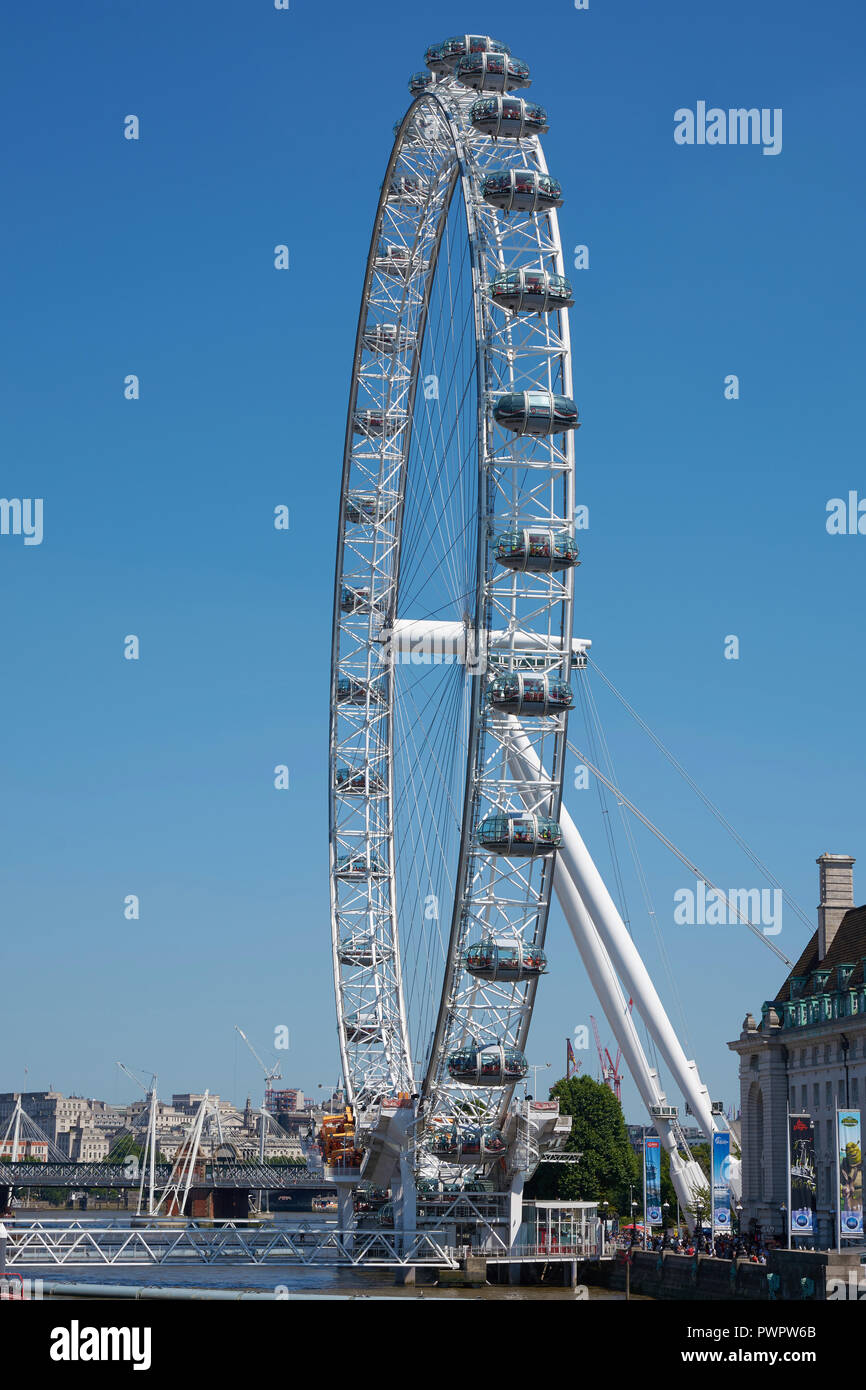 LONDON / ENGLAND - June 26, 2018 : View of the London Eye. London Eye ...